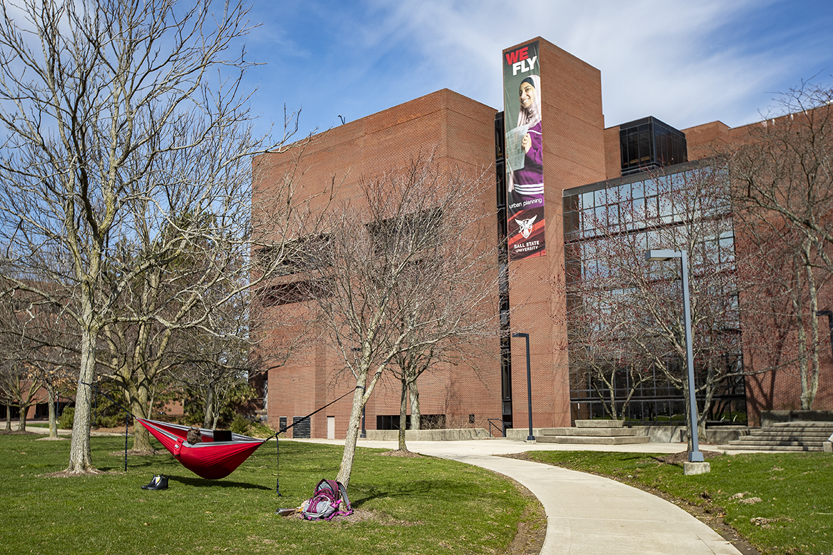 14 Photos of a Campus in Bloom - Ball State Magazine
